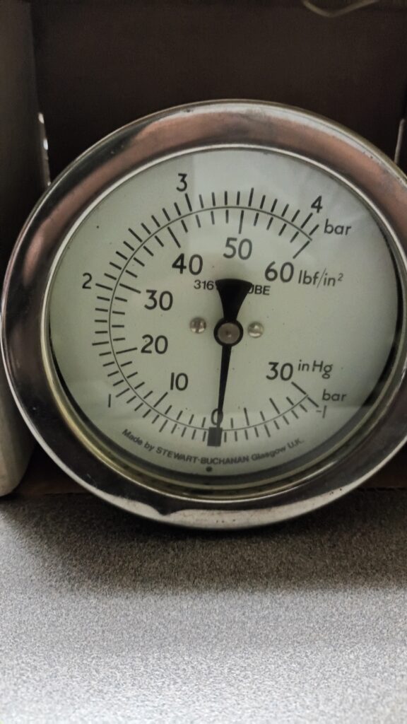 Pressure Gauge 30 Hg-60 PSI/-1-4 Bar - TOSL Engineering Limited